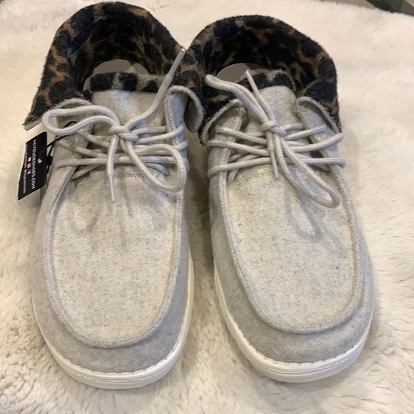 Hey Dude | Shoes | Hey Dude Ladies Britt Cream Cheetah Shoes Brand New ...